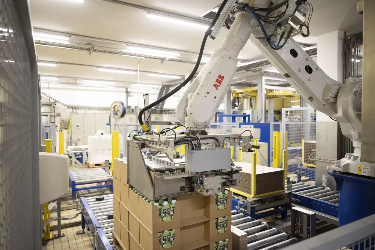 ABB inaugure un bâtiment à 45 millions abritant un demi-millier de ...