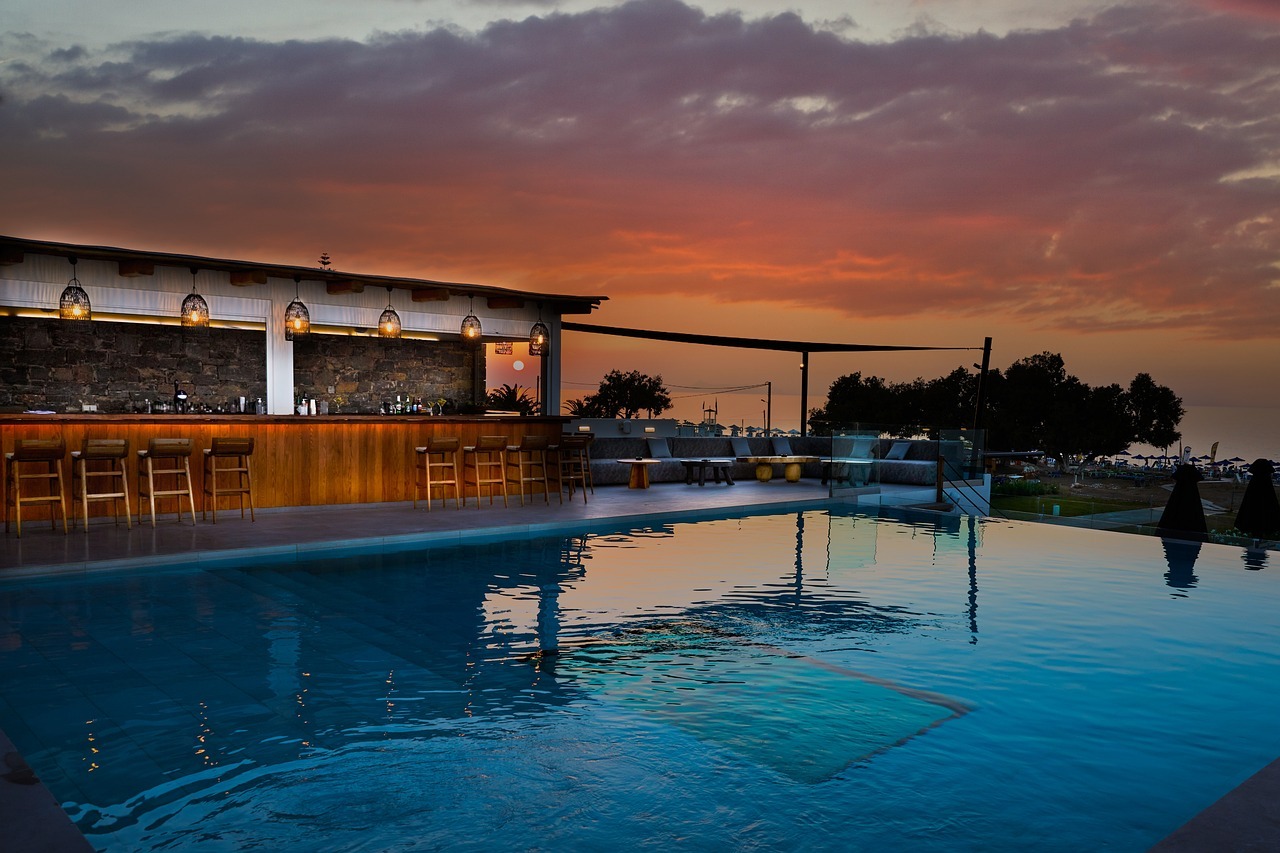 Comment mettre en valeur sa piscine sur son terrain paysager