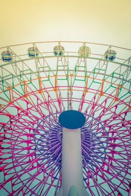 El Modelo Heliocéntrico de Copérnico: Historia, Implicaciones y Legado