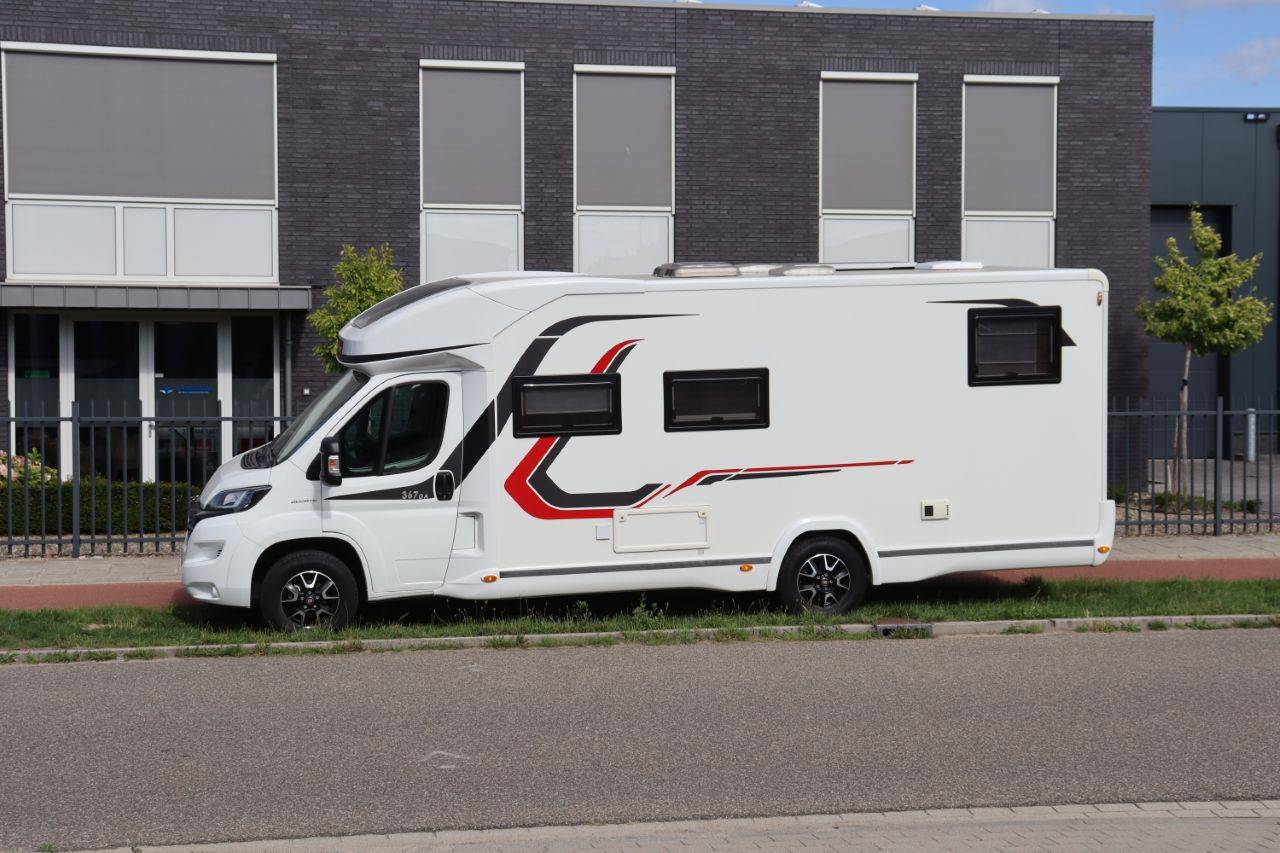 Mobilhome Camper Fiat Challenger Mageo 367 GA VIP 2.3 Multijet...