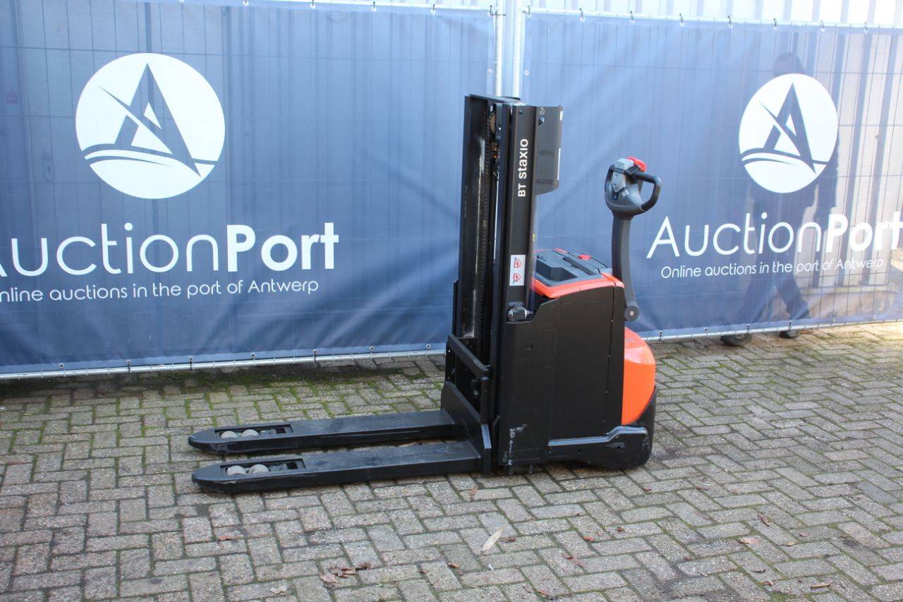Toyota SWE200D Electric Stacker 2000kg 2.1m 2018 | AuctionPort
