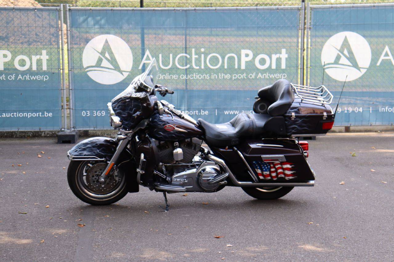 Harley-Davidson Ultra Classic CVO Essence 2008 enchère | Aucti...