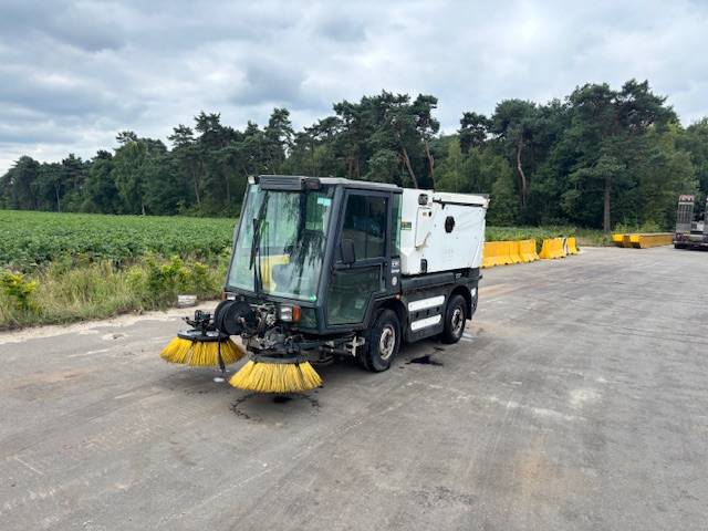 Veegmachine Schmidt Swingo Compact 200 8980H Diesel | Auctionport