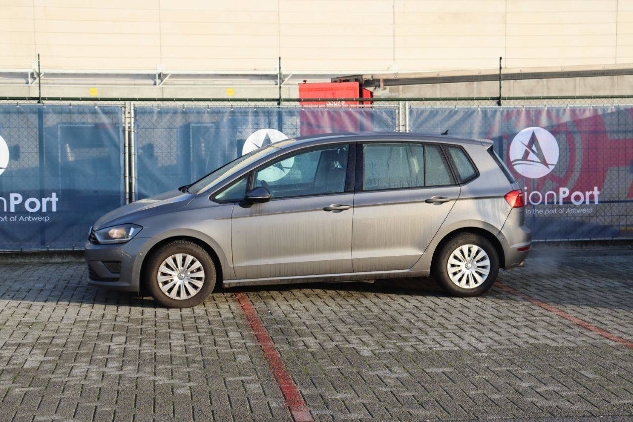 Passenger car Volkswagen Golf TSI BLUEMOTION Petrol 110 hp 201...