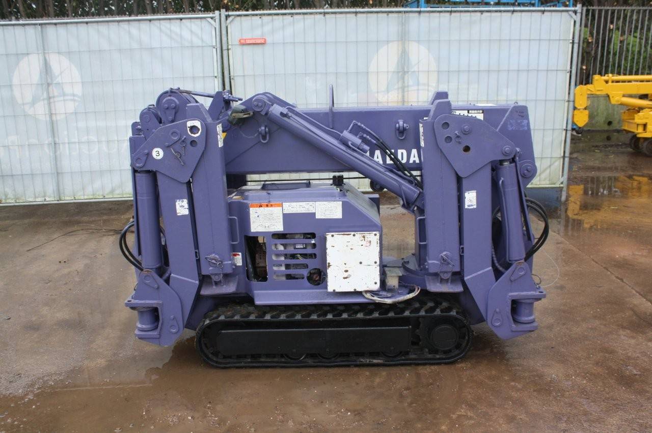 Maeda MC-205 8m crane 2013 | AuctionPort