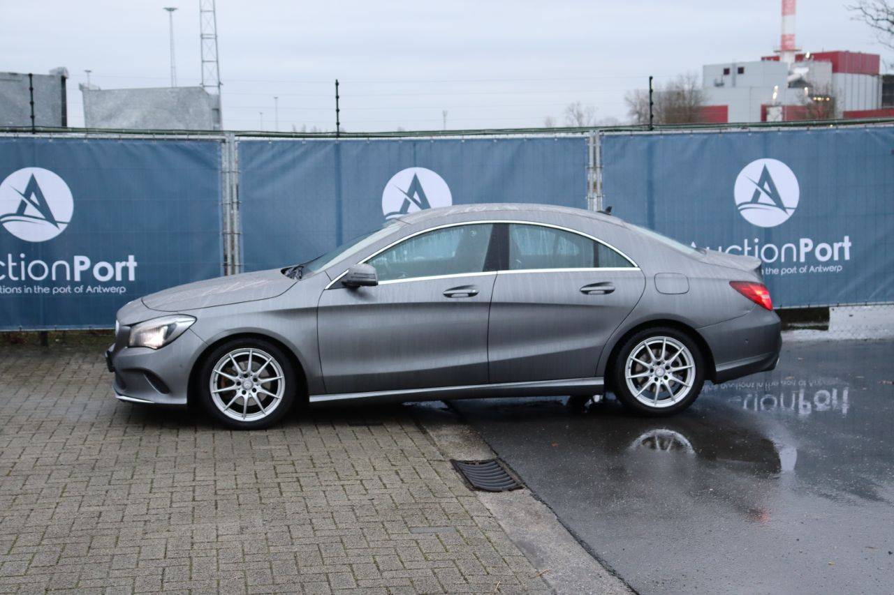 Voiture particulière Mercedes-Benz CLA Essence 122 ch 2017 (Ma...