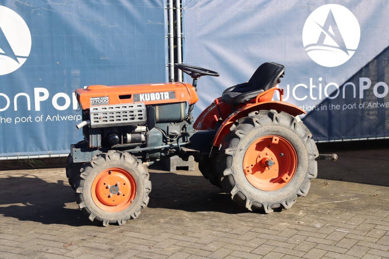 Minitractor Kubota B7000 Diesel 13pk veiling | AuctionPort