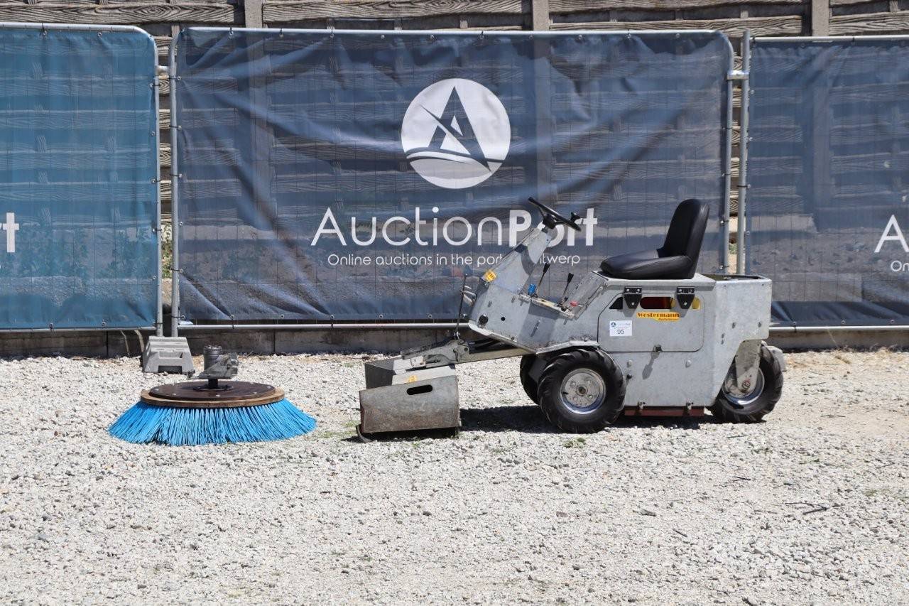 Veegmachine Westermann Cleanmeleaon 2 Benzine 2009 veiling | A...