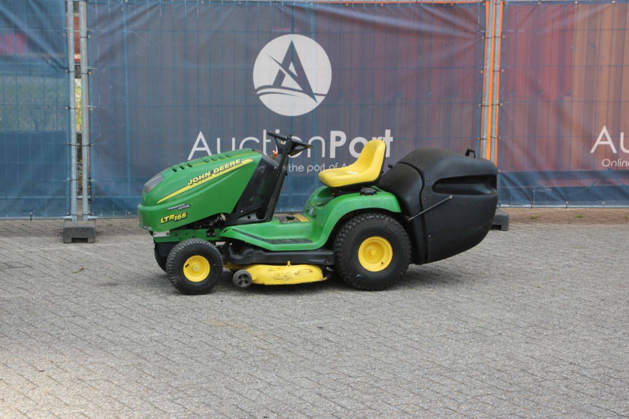 John Deere LTR166 Petrol Riding Mower | AuctionPort