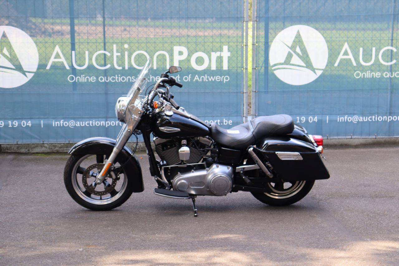 Harley-Davidson Dyna Switchback Benzine 2012 veiling | Auction...