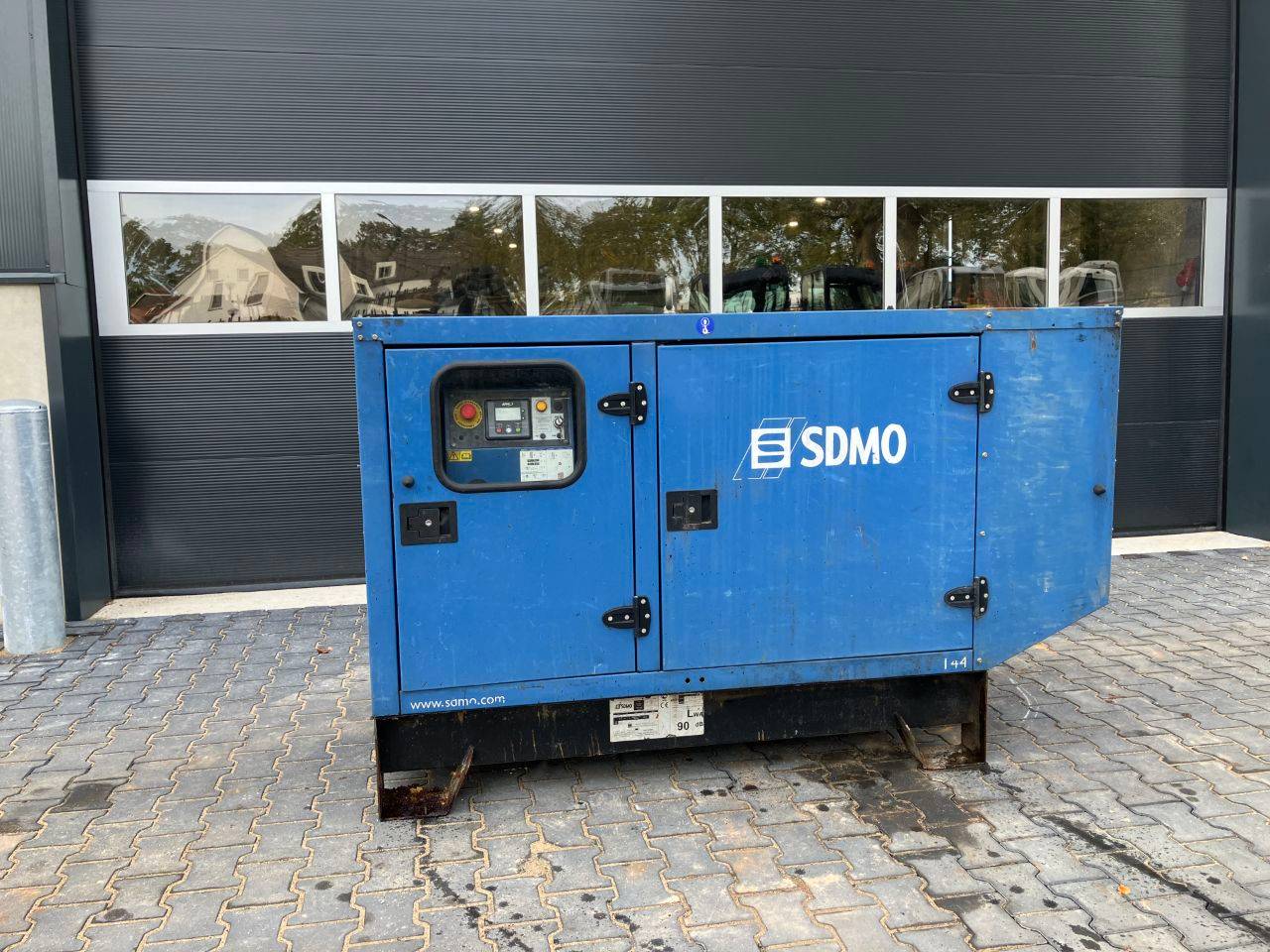 Generator SDMO J44K Diesel 44kVA 2010 | Auctionport