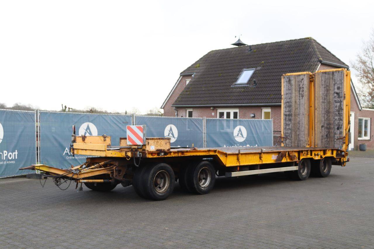 Low loader Nooteboom ASD 40-22 2003 | AuctionPort