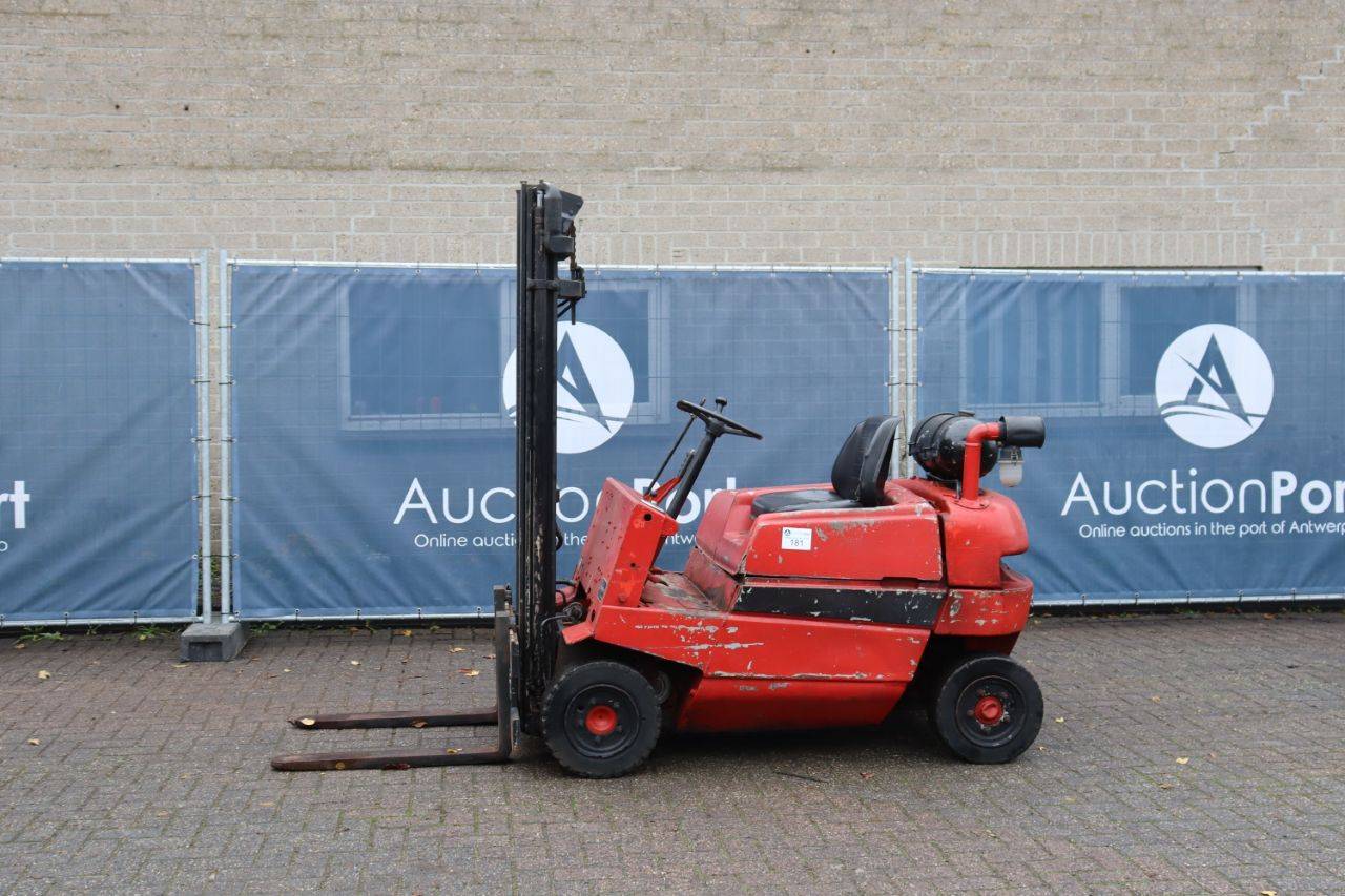 Chariot élévateur Linde H12D GPL 1200 kg enchère | AuctionPort