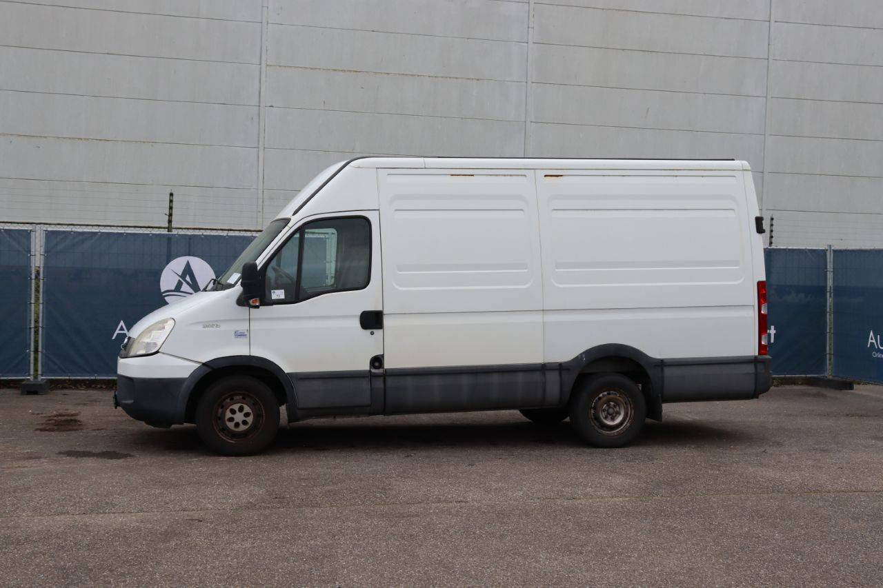 Bestelwagen Iveco Daily 35S13 Diesel 2010 veiling | AuctionPort