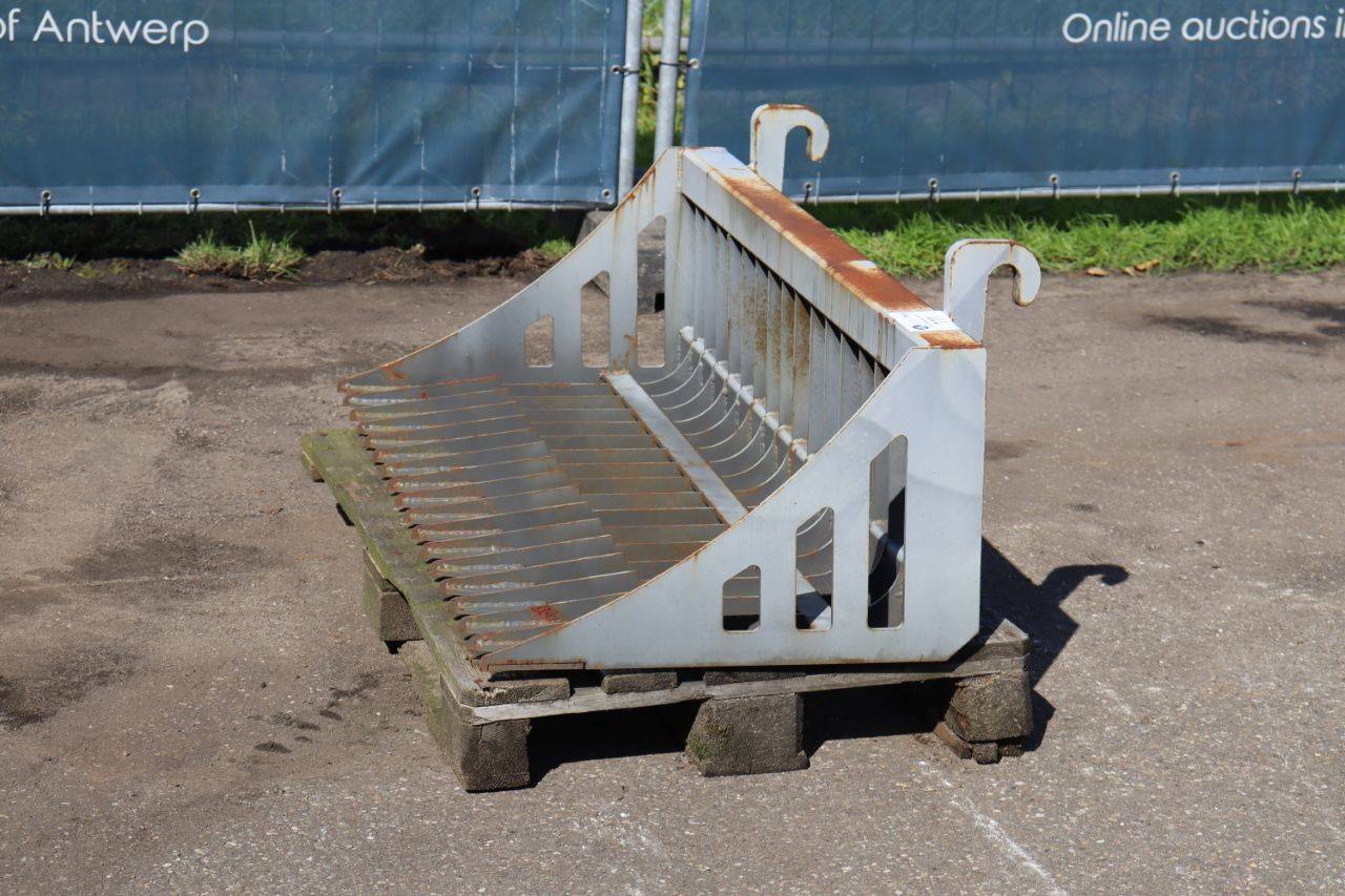 Rubble bin 140cm with Euro connection New | AuctionPort