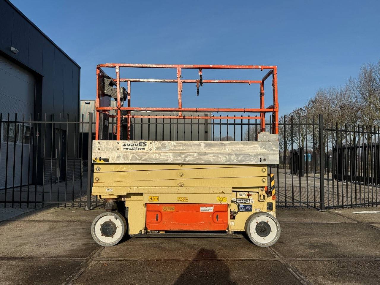 JLG 2030ES Electric Scissor Lift 8.1m 2014 | AuctionPort