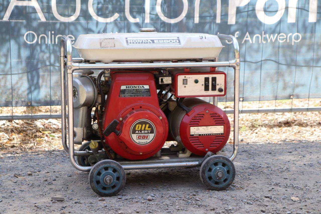 Generator Honda E2800 Benzine 3kVA veiling | AuctionPort