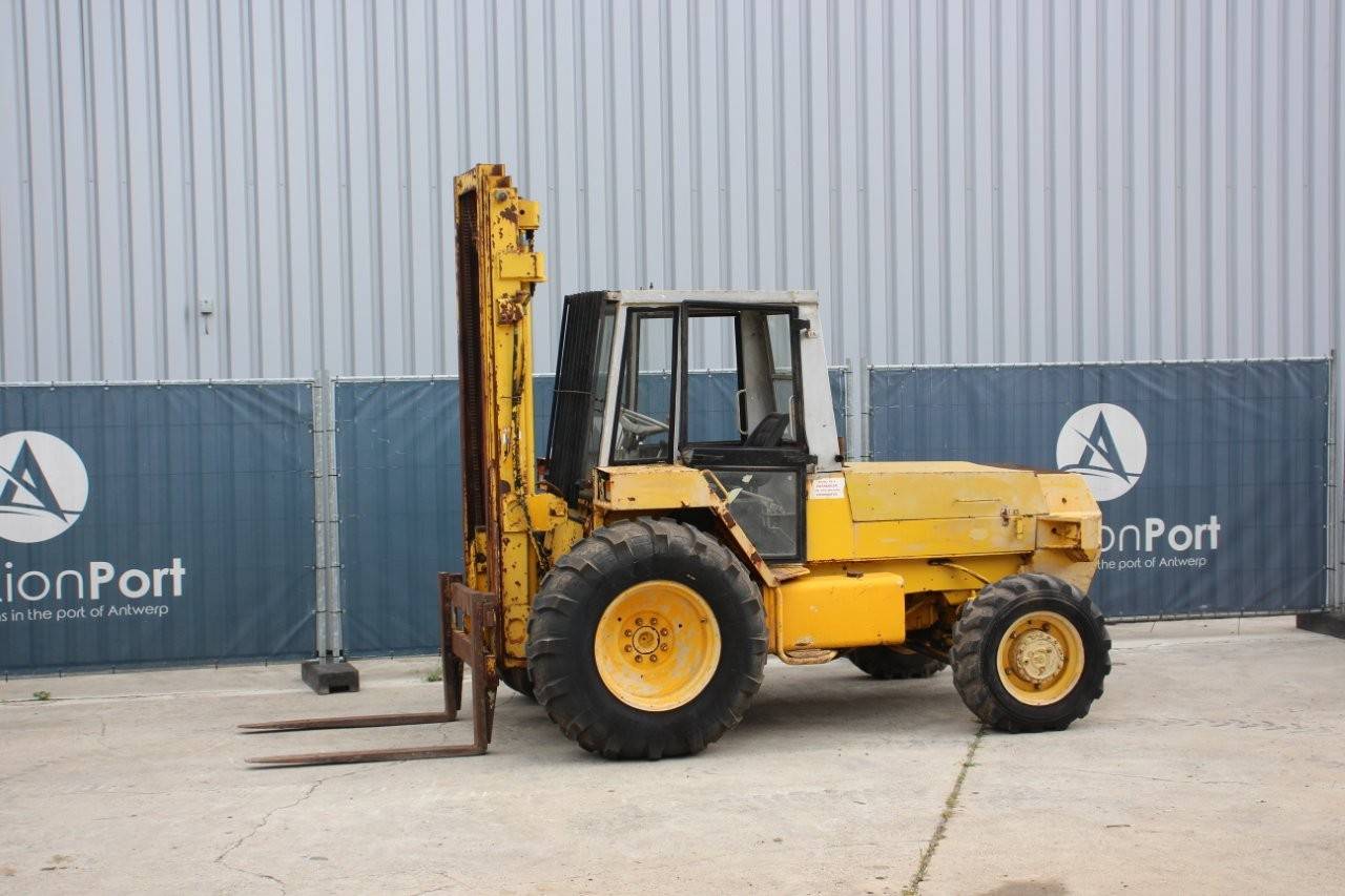 Rough terrain forklift JCB 926 Diesel 2600kg 4.5m | AuctionPort