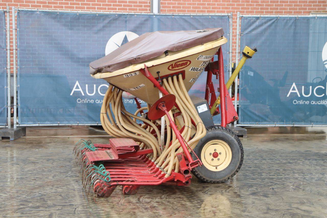 Seeder Vicon LZ 301 | AuctionPort