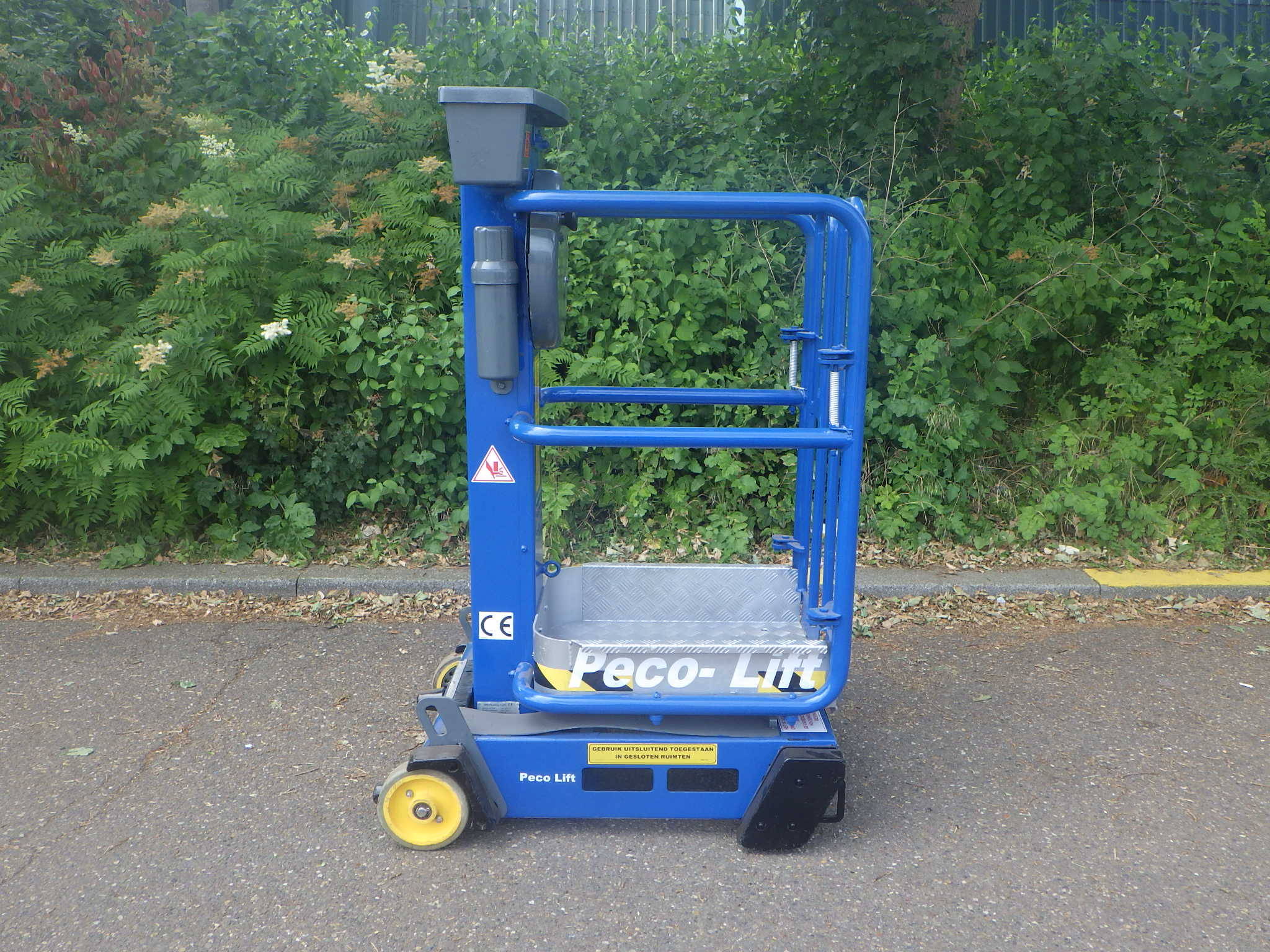 Mast lift Power Towers Pecolift Manual 3.5m 2014 | AuctionPort