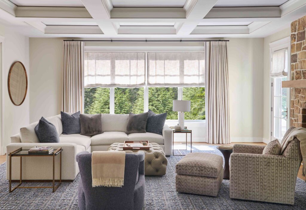 Comment styliser les coussins d'un canapé pour qu'ils aient l'air bien ...