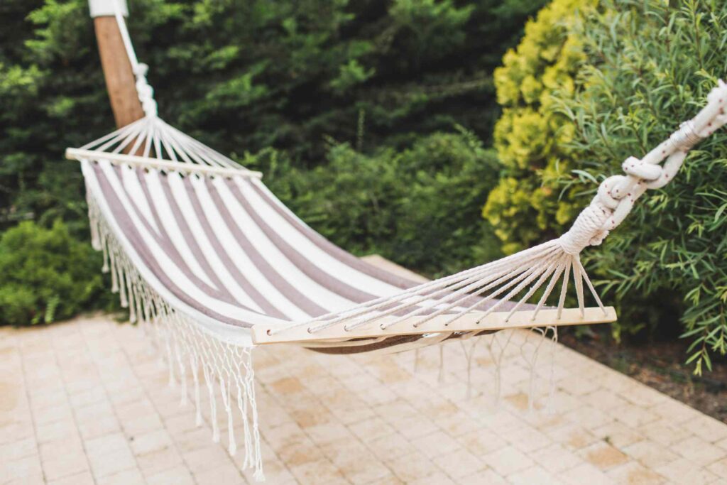 29 idées de hamacs pour un espace serein dans l'arrière-cour - BelleHome