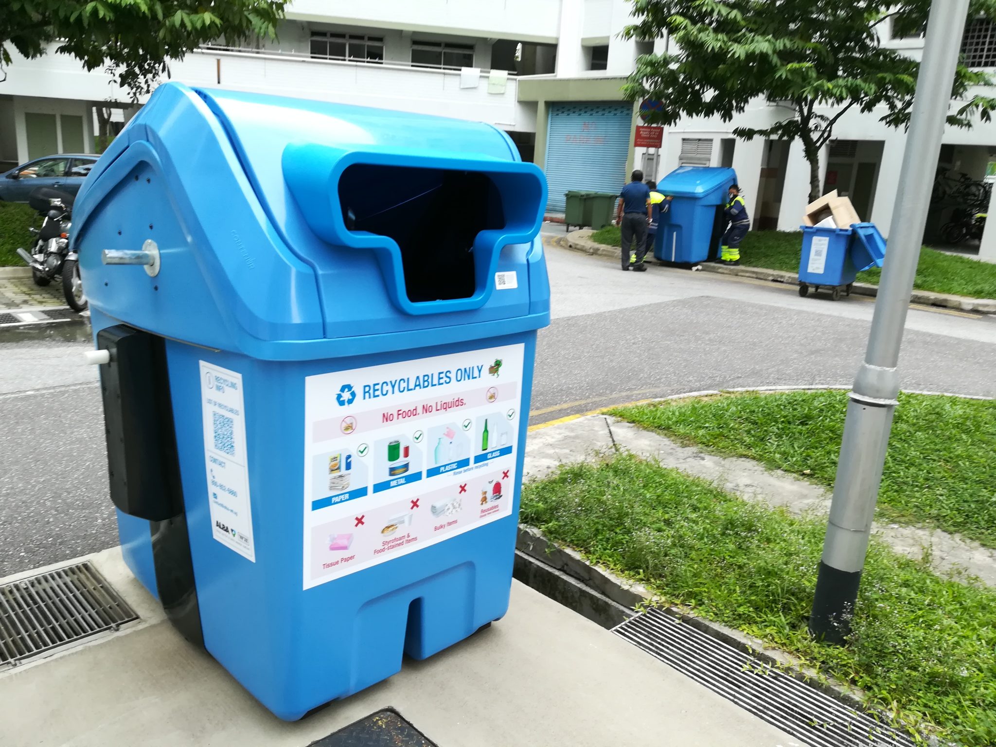 More CONTENUR Side-Loading containers for Singapore, Jurong District ...