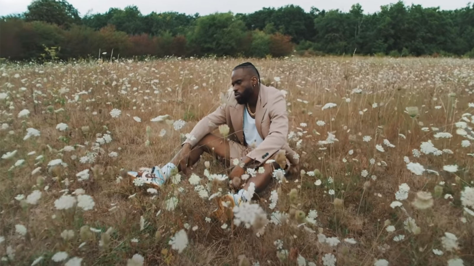Brawks dévoile le clip de son nouveau son, "Montre" - Dexerto.fr