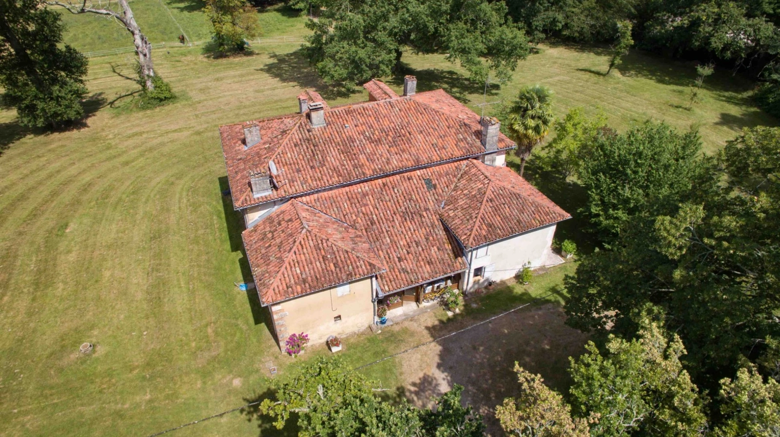 Propriété à vendre CAZAUBON 8 pièce(s) 264m2 425 000€