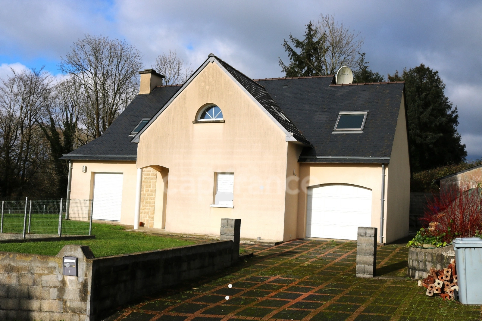 Maison à vendre PLONEIS 5 pièce(s) 128m2 331 000€