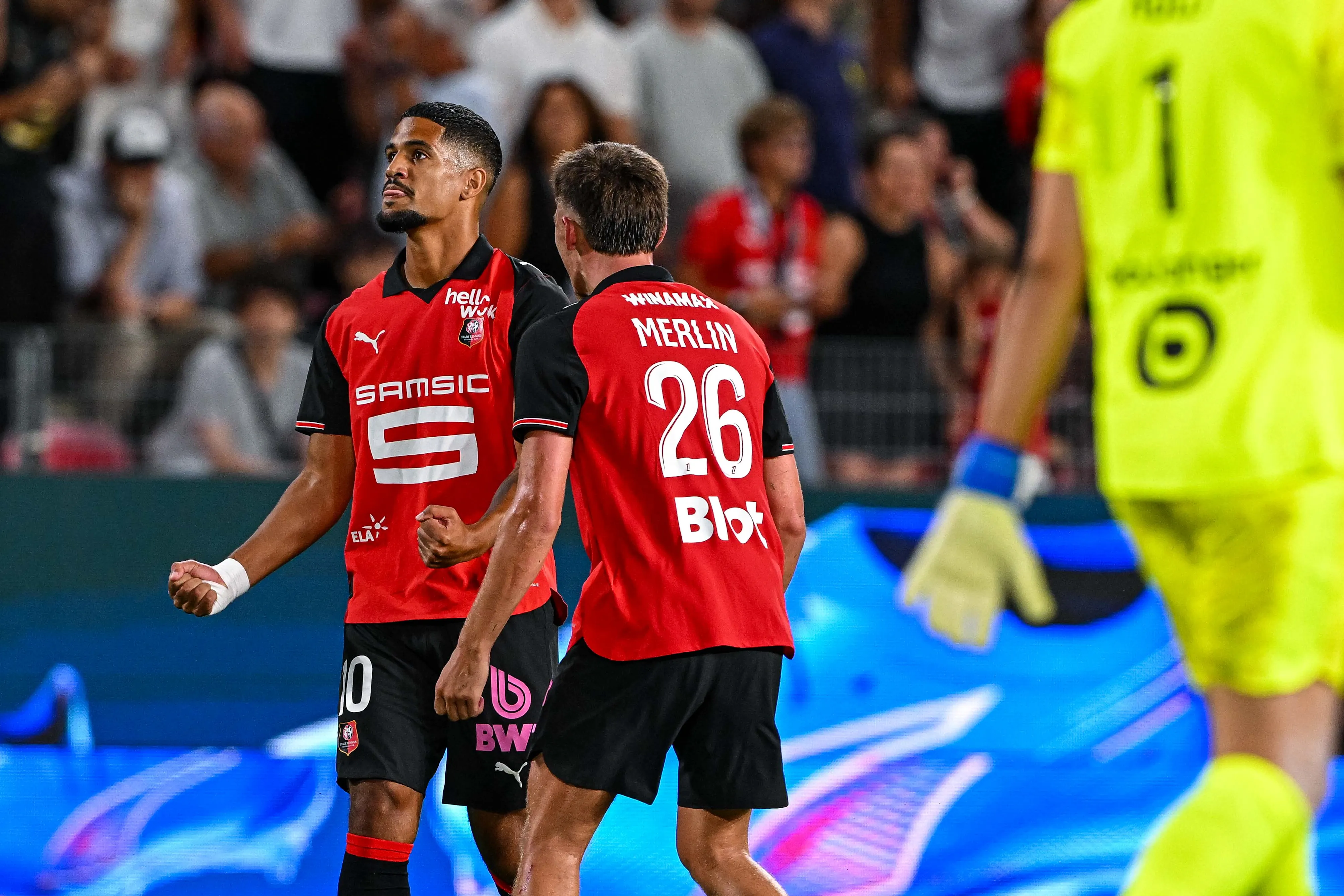 10-man Rennes complete smash-and-grab win over Marseille