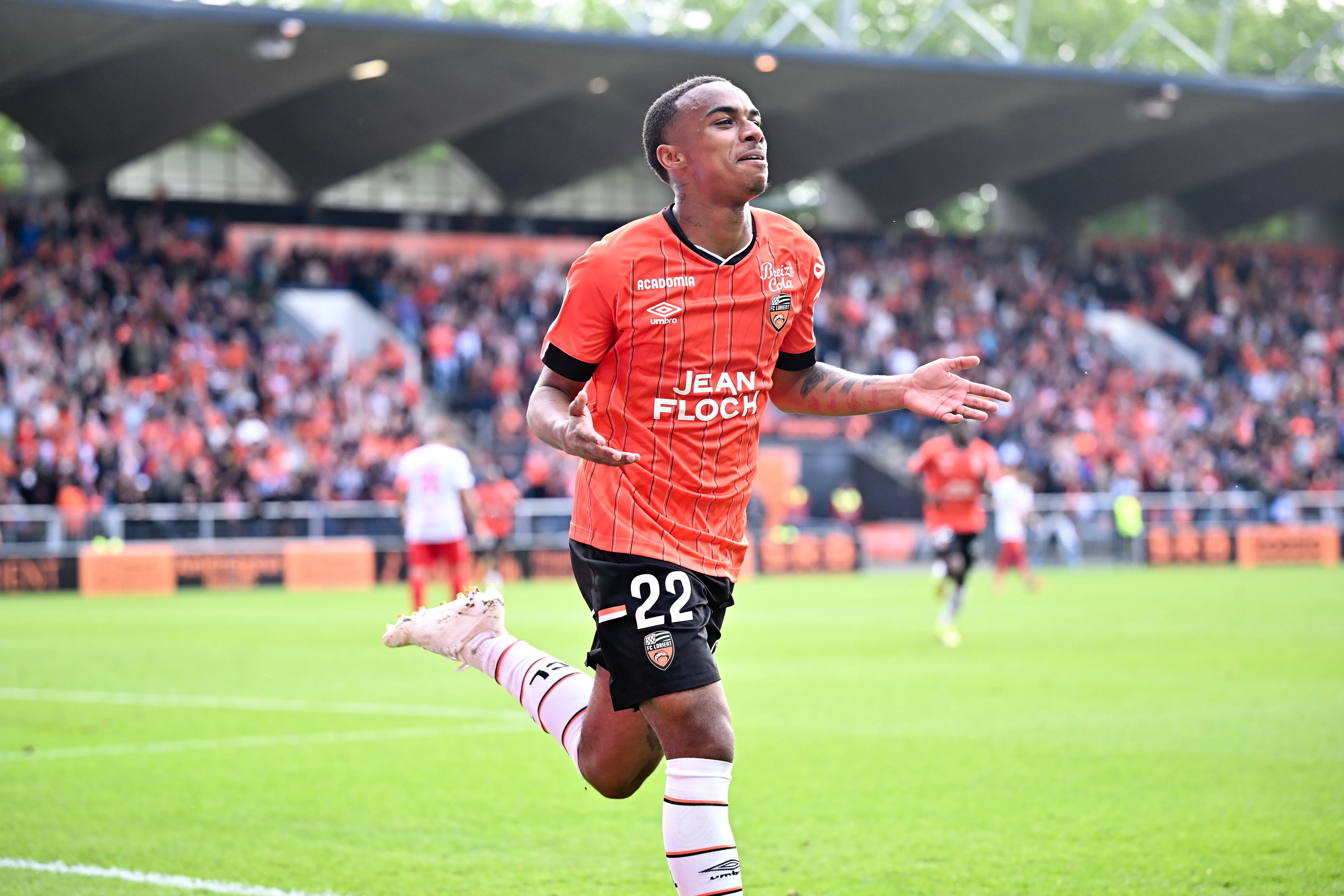 Éli Junior Kroupi: How Lorient’s prodigy conquered the Premier League
