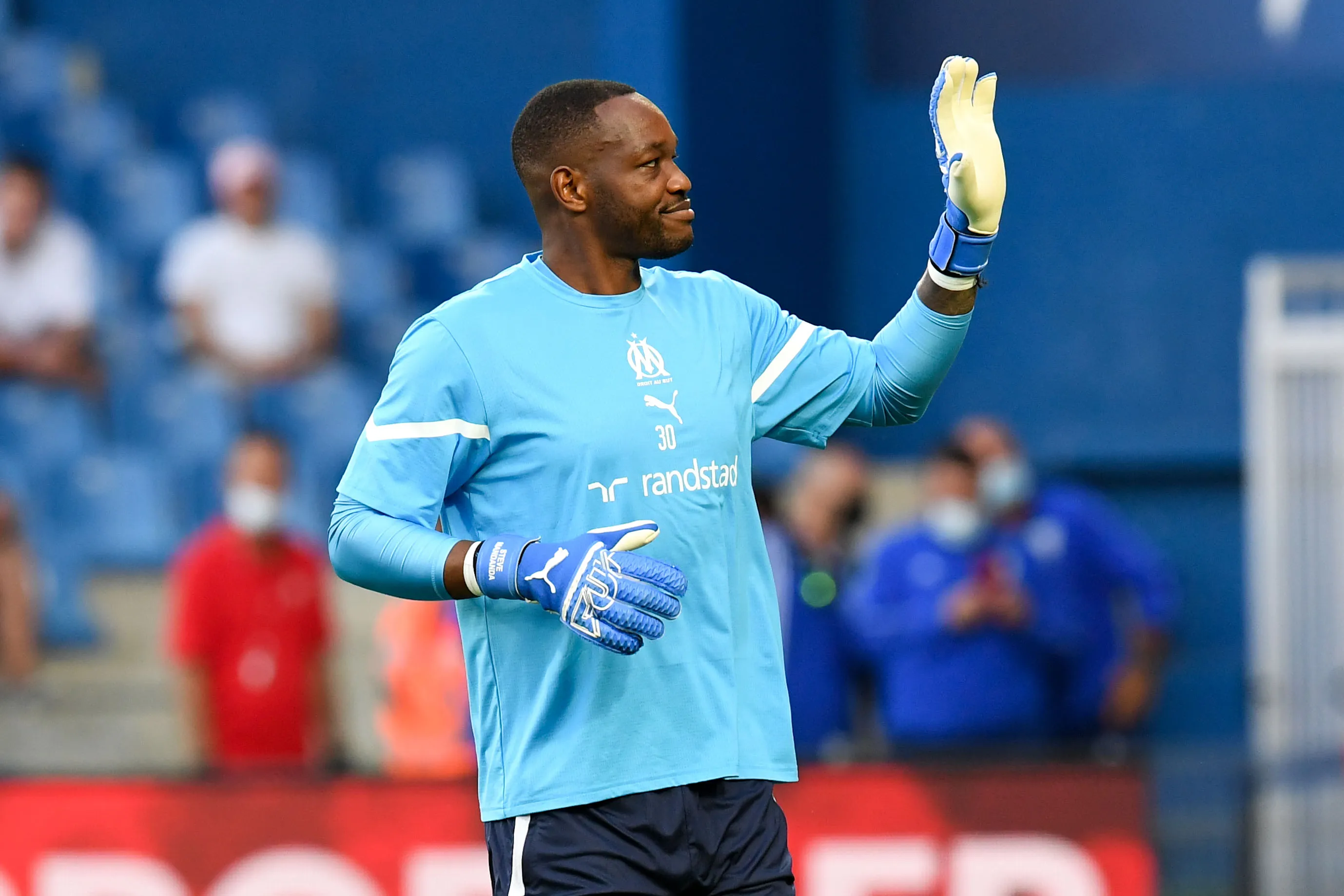 Au Revoir, Steve! Mandanda announces his retirement