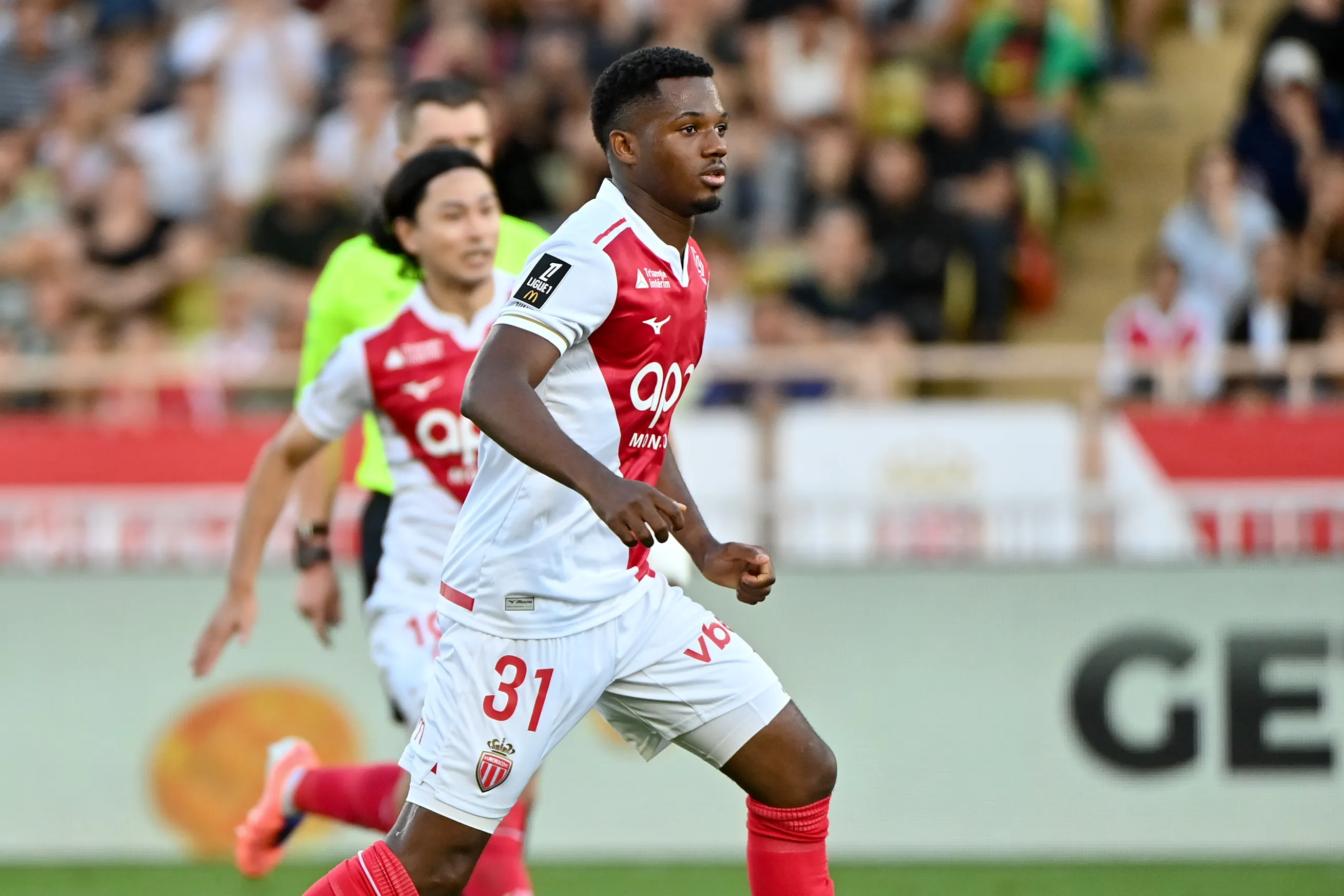 Multiplex: Strasbourg hit five, 10-man Nice hold Monaco