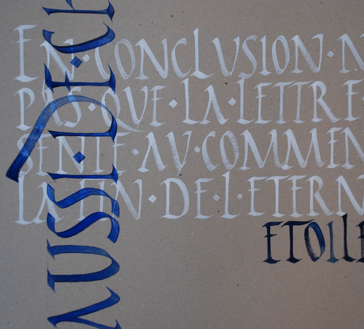 Calligraphie latine - L’usage du pinceau plat - Brusselslife.be