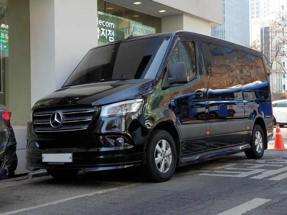 Location Van VIP Luxe avec Chauffeur à Paris - Van Maybach Mercedes