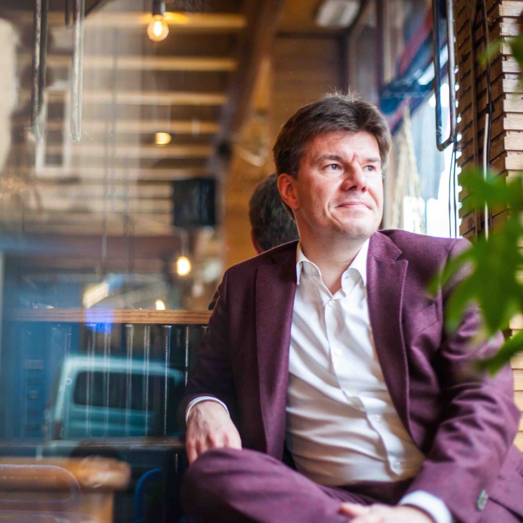 Sven Gatz: "Diverser en digitaal radiolandschap" - PUB