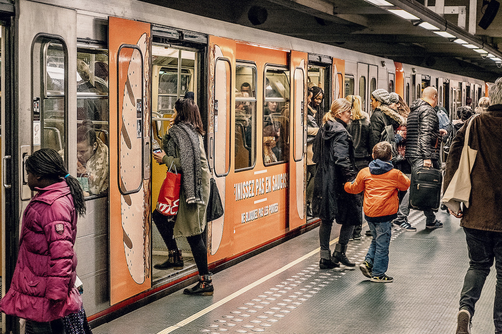 Un peu d’Orange dans le métro - PUB