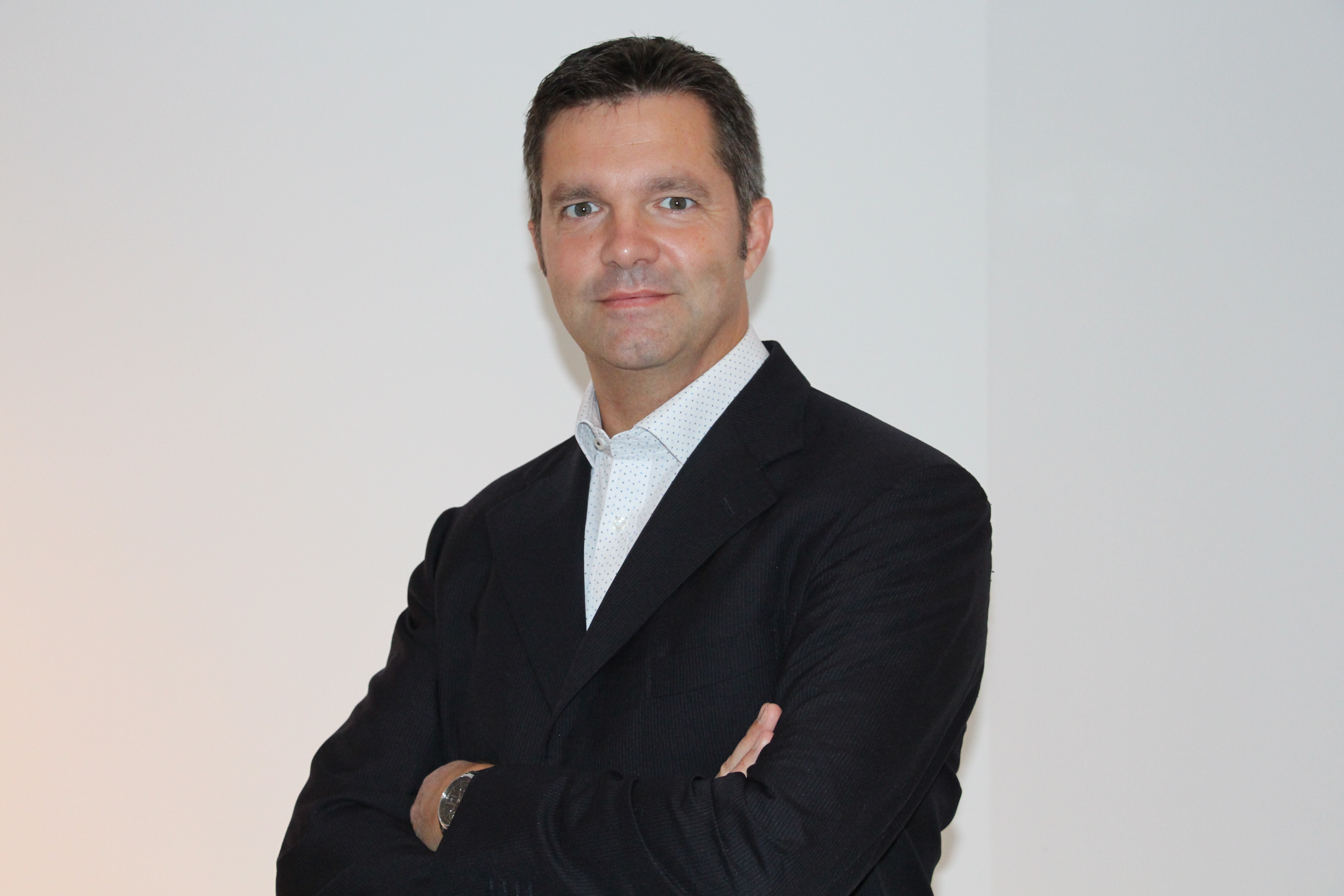 Mediaplus convainc Luc Eeckhout et Asli Dinc - PUB