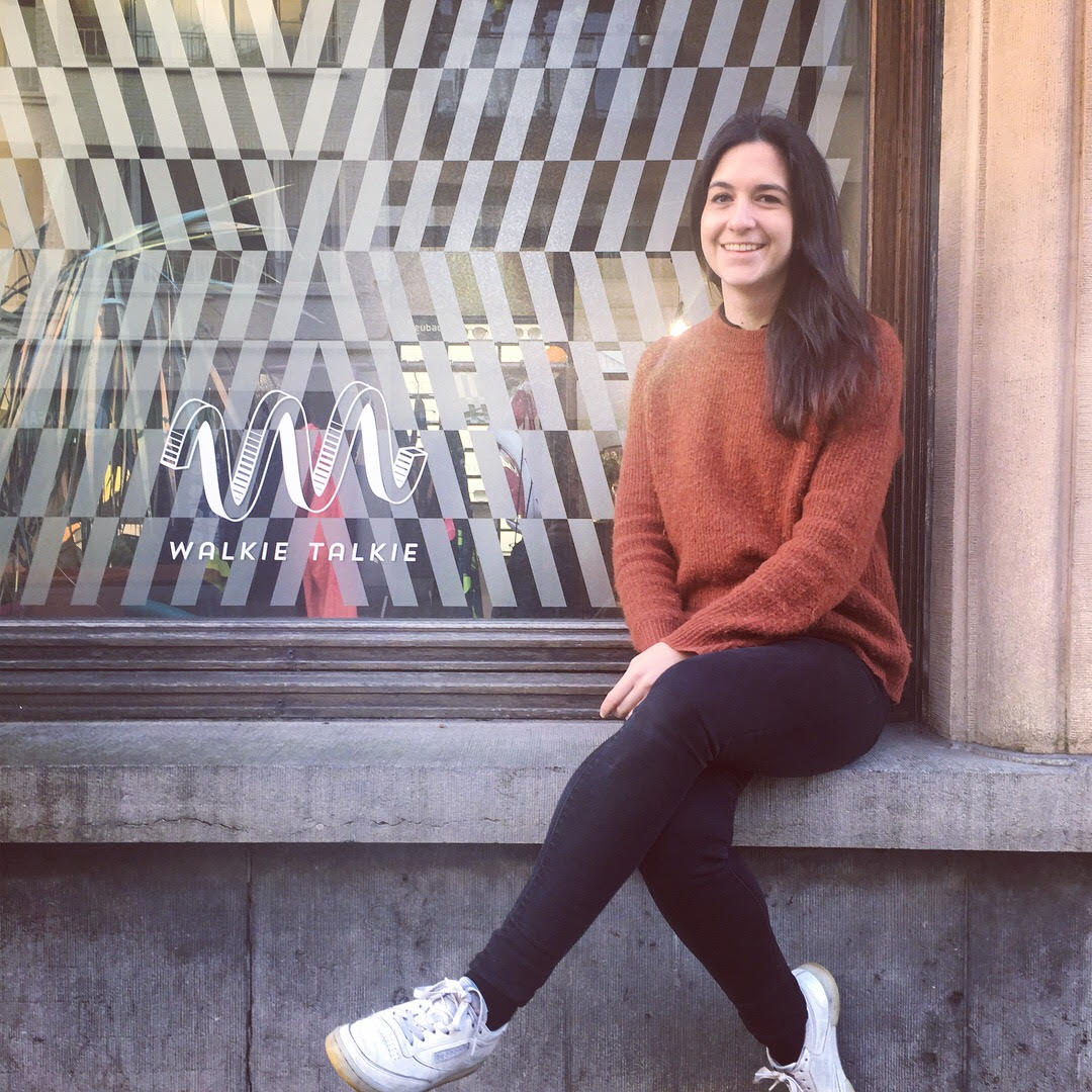 Deborah Dekrem versterkt Walkie Talkie - PUB