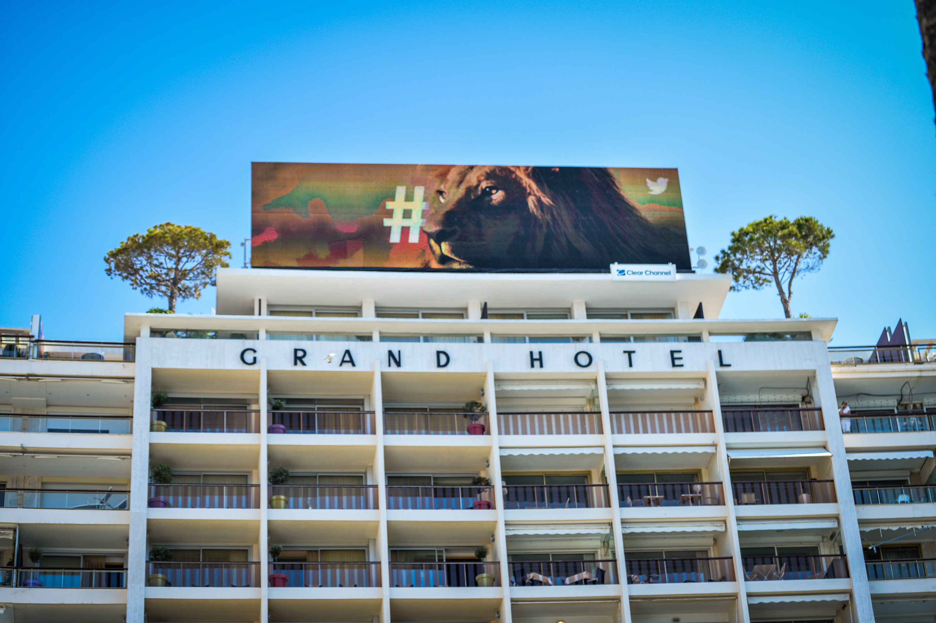 Clear Channel pakt opnieuw uit met Le Grand Screen - PUB