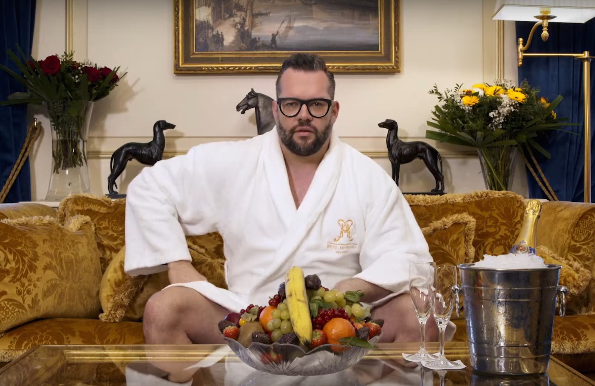 Telenet en TBWA laten Alex Agnew helemaal zichzelf zijn - PUB