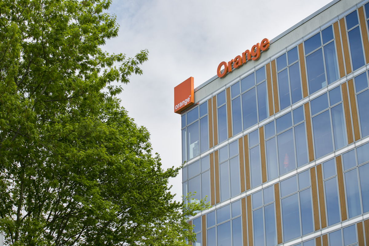Orange satisfait de son premier trimestre - PUB