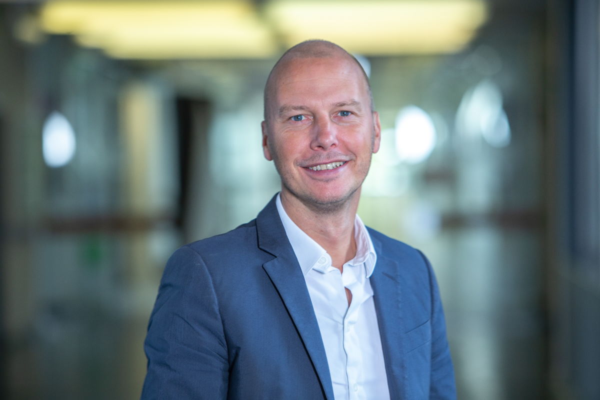 VRT neemt afscheid van Peter Claes - PUB