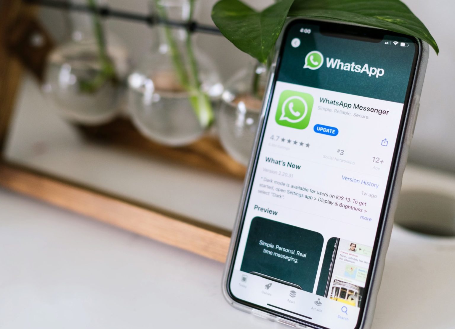 Salesforce et WhatsApp s'associent pour accroître la fidélité des ...