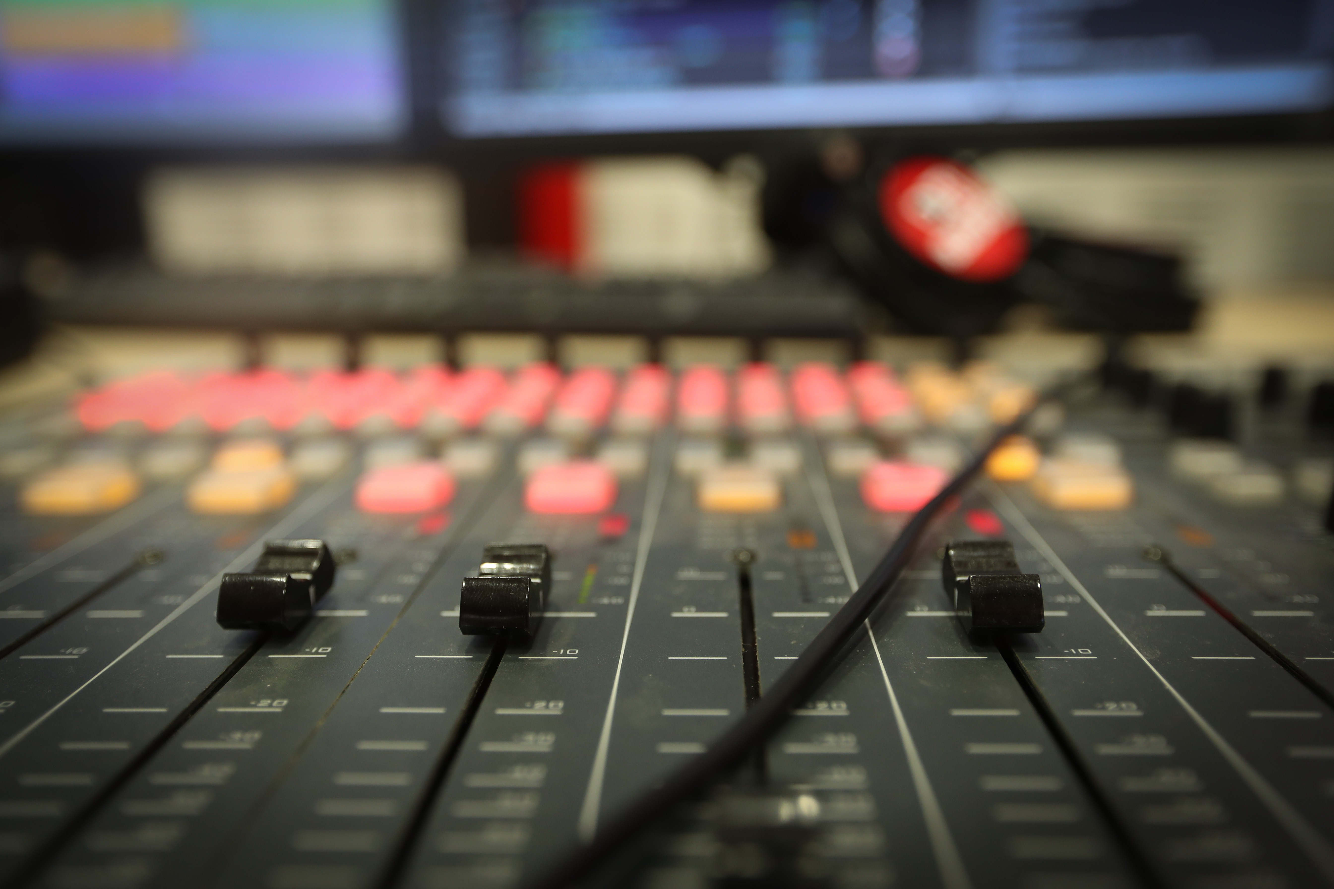 Les bonnes ondes de la radio ! - PUB