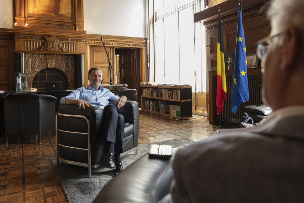 Paul Magnette: “Een wereld zonder reclame” - PUB