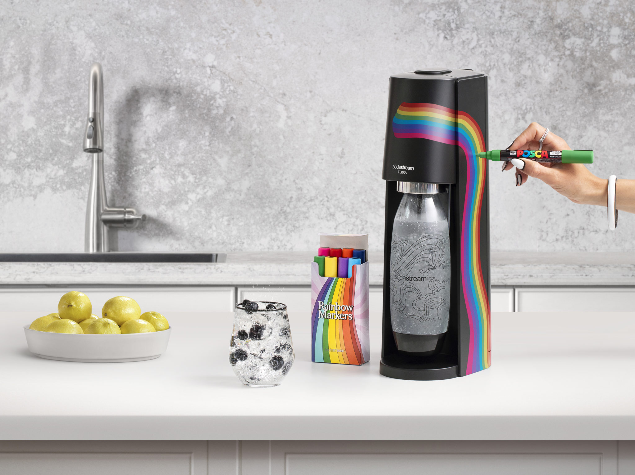 SodaStream lanceert kleurrijke Pride Box - PUB