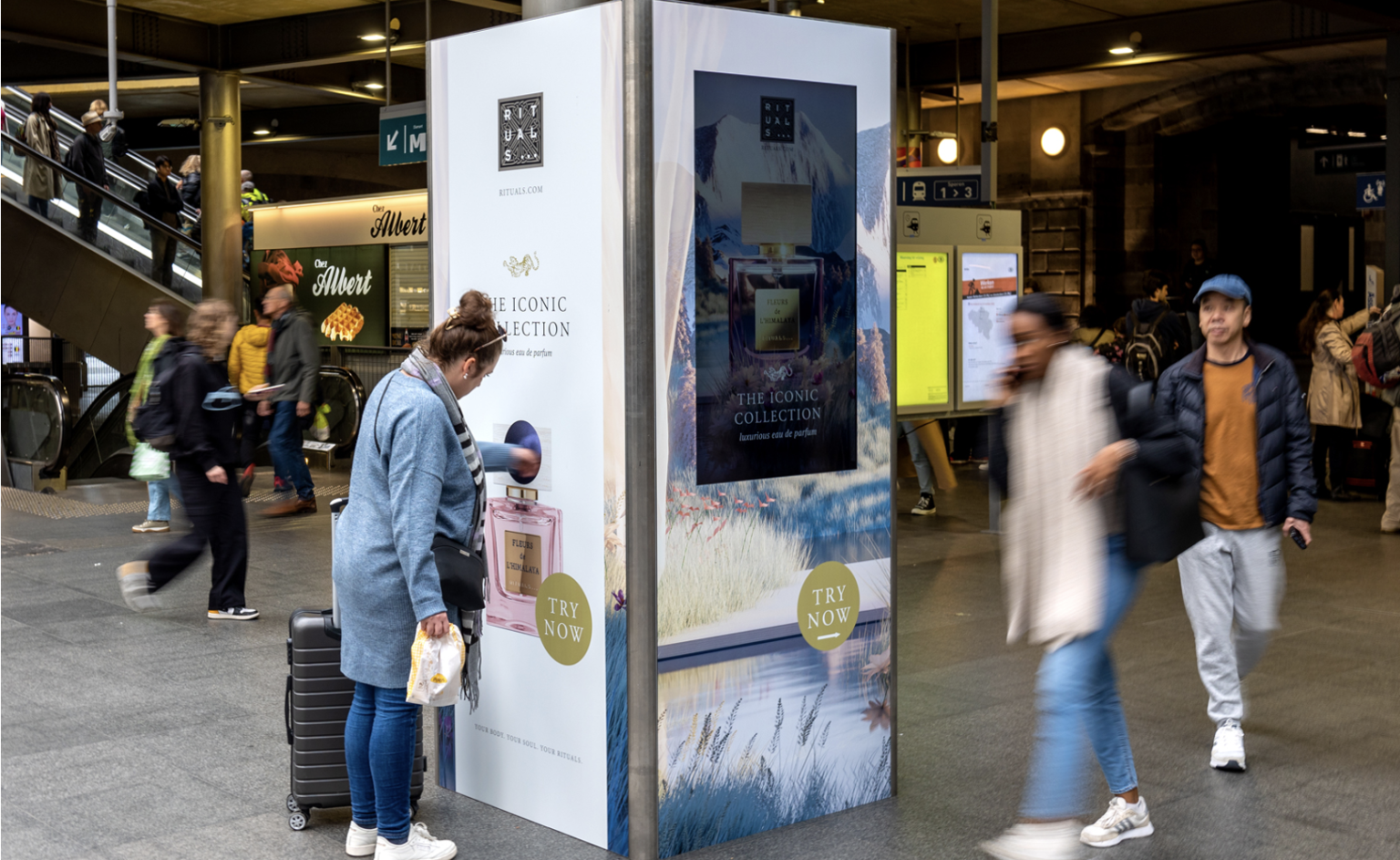 Expérience olfactive pour Rituals avec Clear Channel et dentsu - PUB