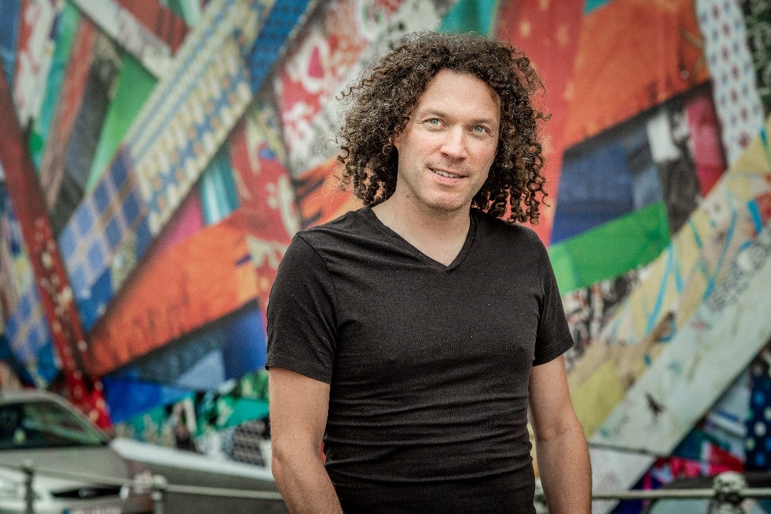 Bart Casteleyn hoofdredacteur Krant van West-Vlaanderen en De Zondag - PUB